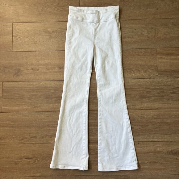 Frame Denim | Pants & Jumpsuits | Frame Denim Jet Set Flare In White ...